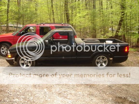 pics of lowered trucks | S-10 Forum